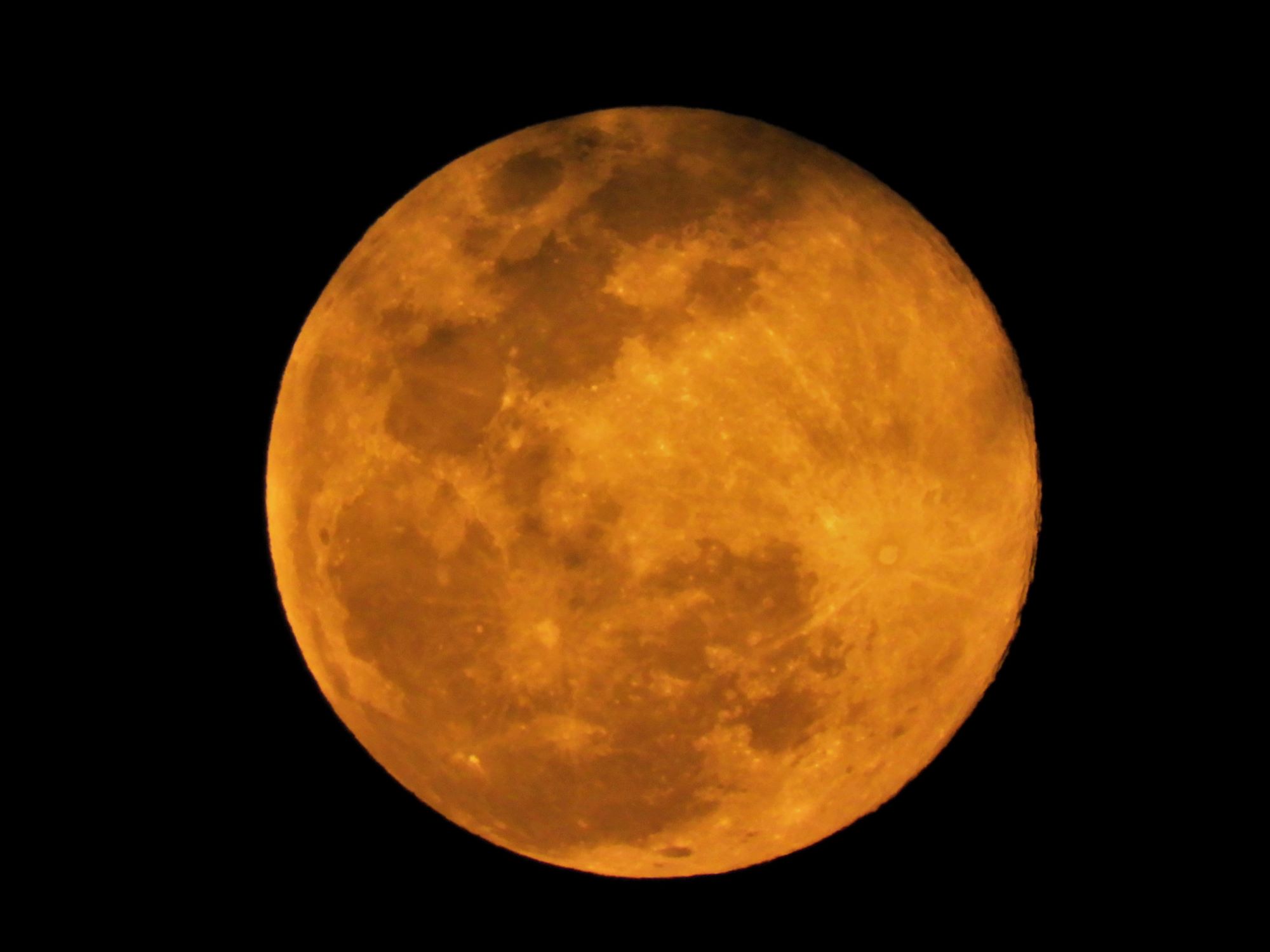 Agua en la rocosa luna – Ocioltura – Revista digital de Ocio y Cultura ...